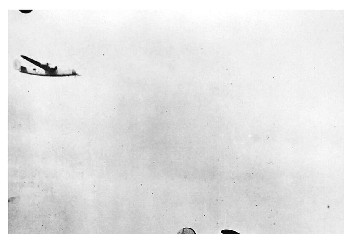 Unidentified WWII airman returns to Texas for burial 80 years later