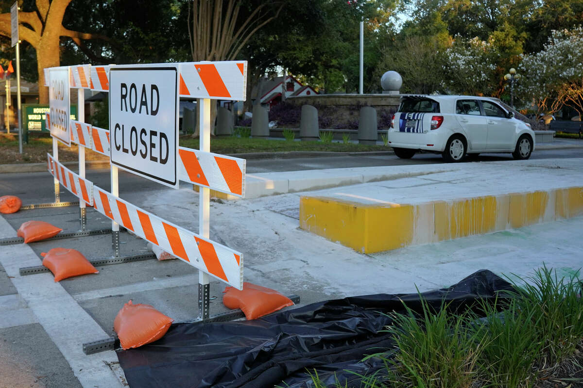 Floating bus stops along Heights in Houston removed Floating bus stops along Heights in Houston removed
