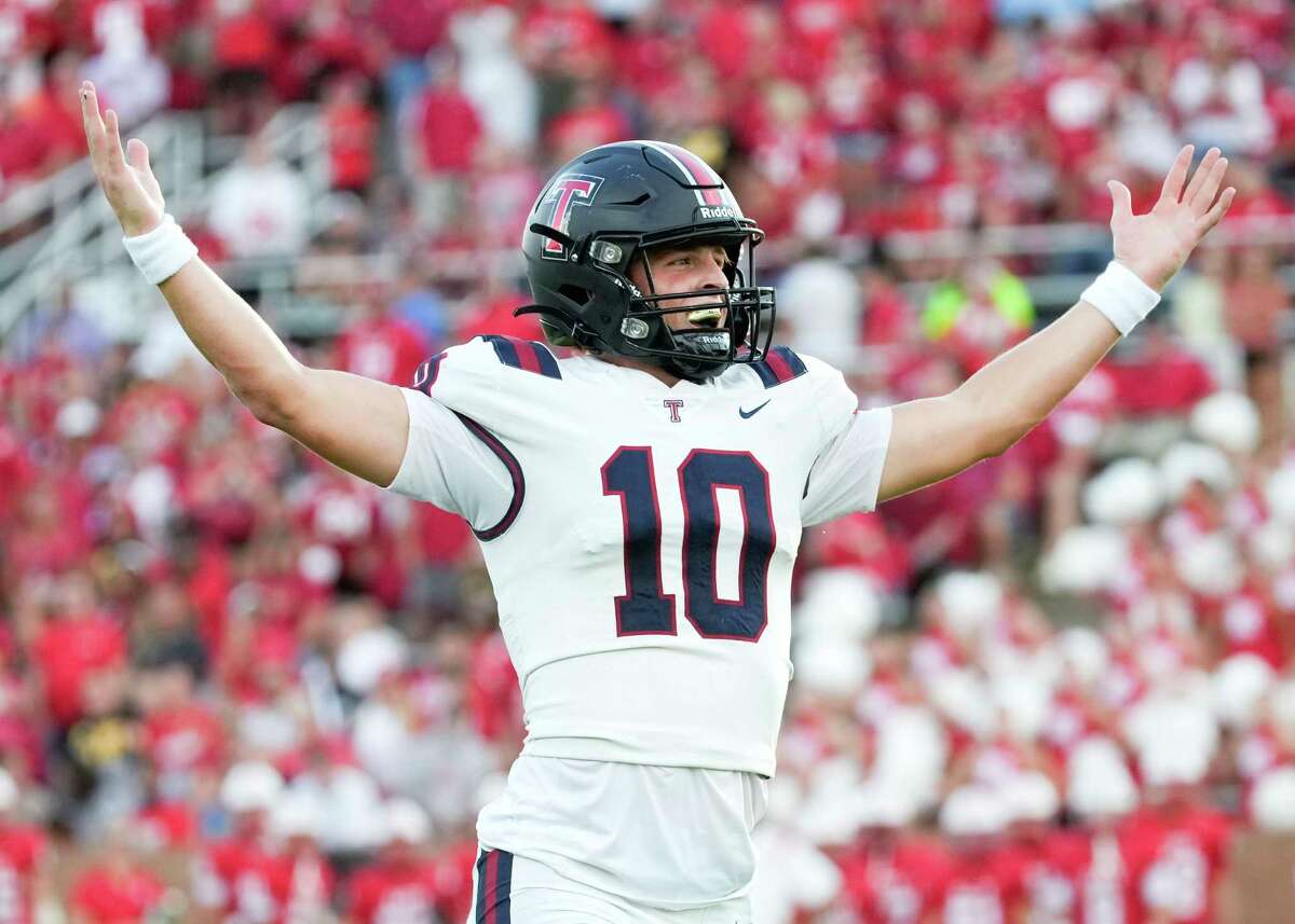 Katy Tigers earn district-opening rout of Tompkins Falcons