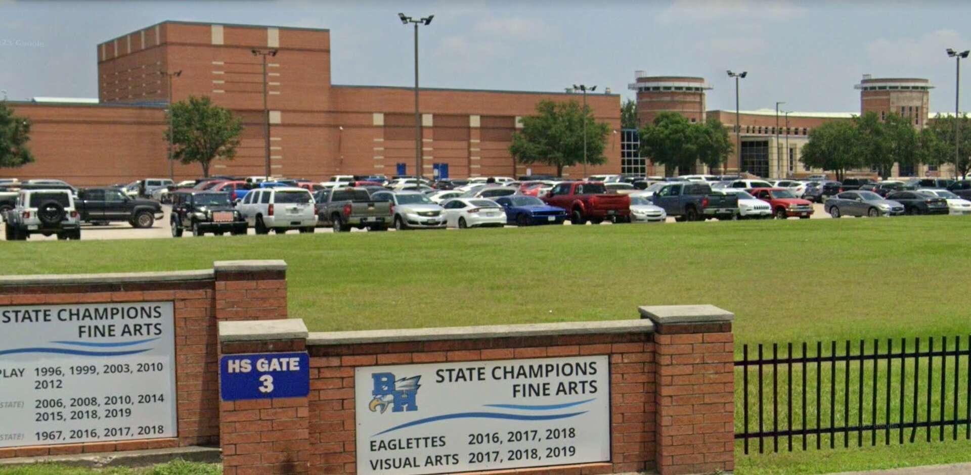 Lawmakers criticize Barbers Hill ISD for punishing student over hair l