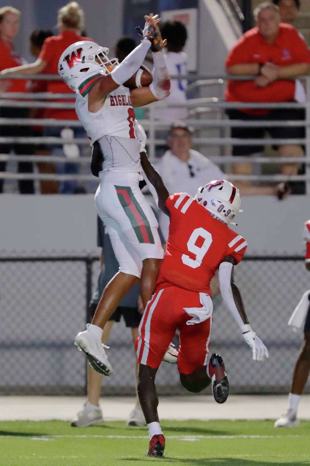 The Woodlands quarterback Mabrey Mettauer scores 7 TDs in win