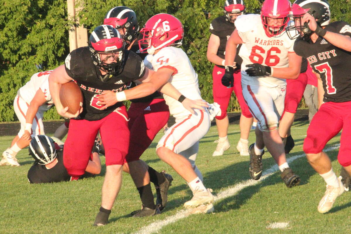 Coyotes dominate both sides on line of scrimmage