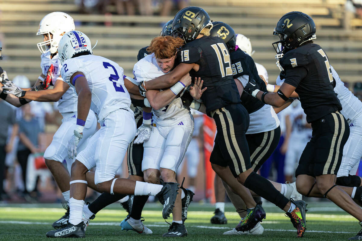 HS FOOTBALL: Bulldogs hold off Amarillo, improve to 3-0