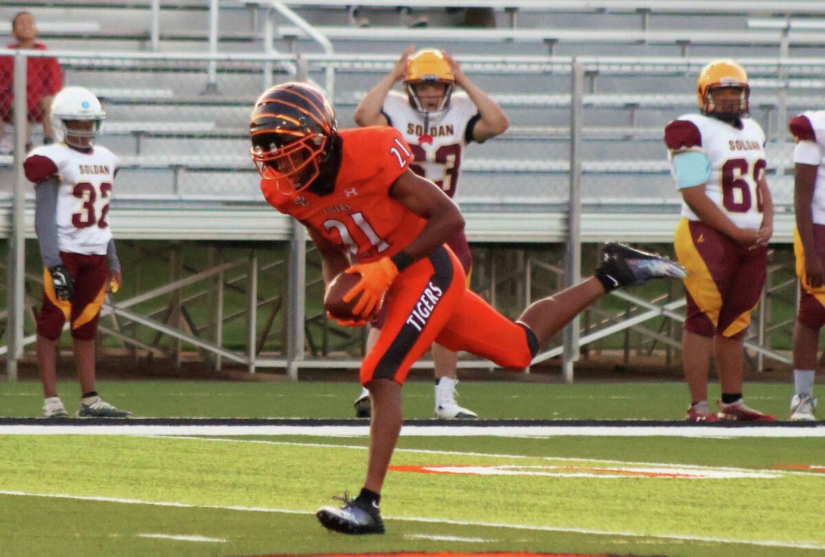 Tigers score early, often in rout of Soldan