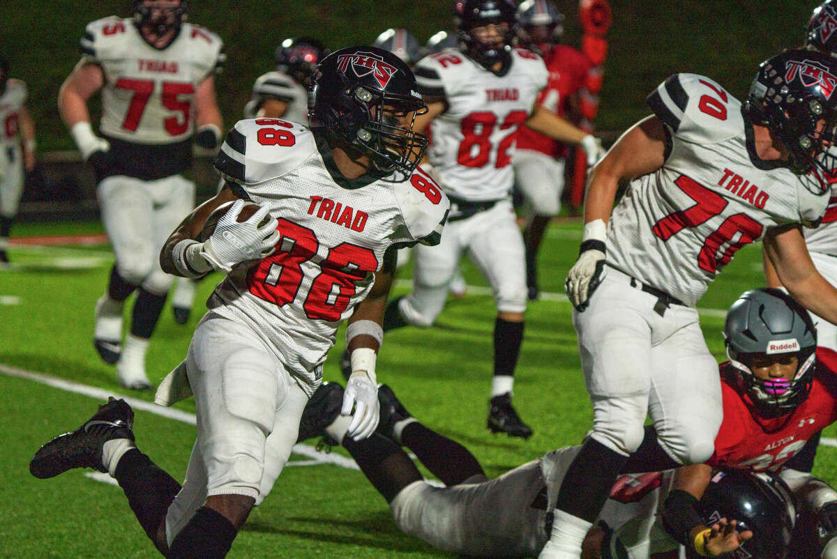Redbirds score in final minute to beat Knights