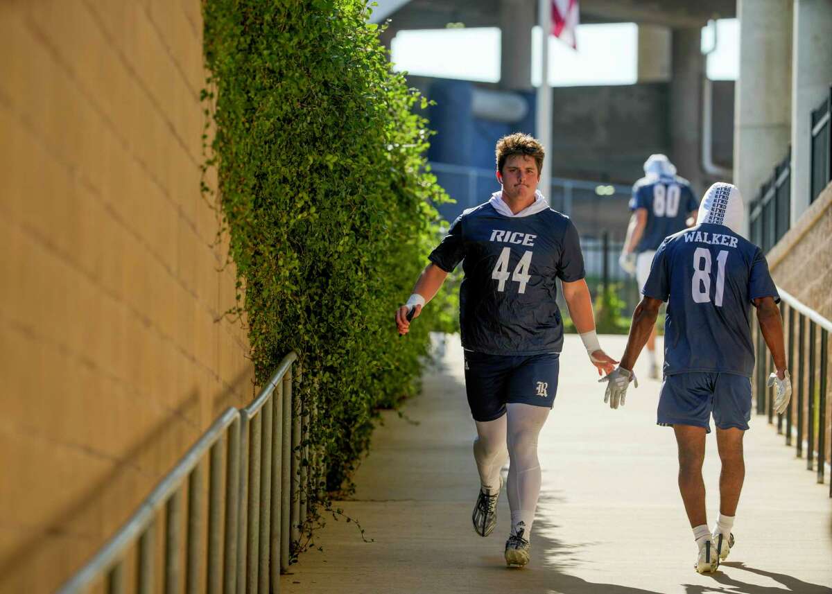 UH Cougars overlook Rice Owls and pay the Bayou Bucket price