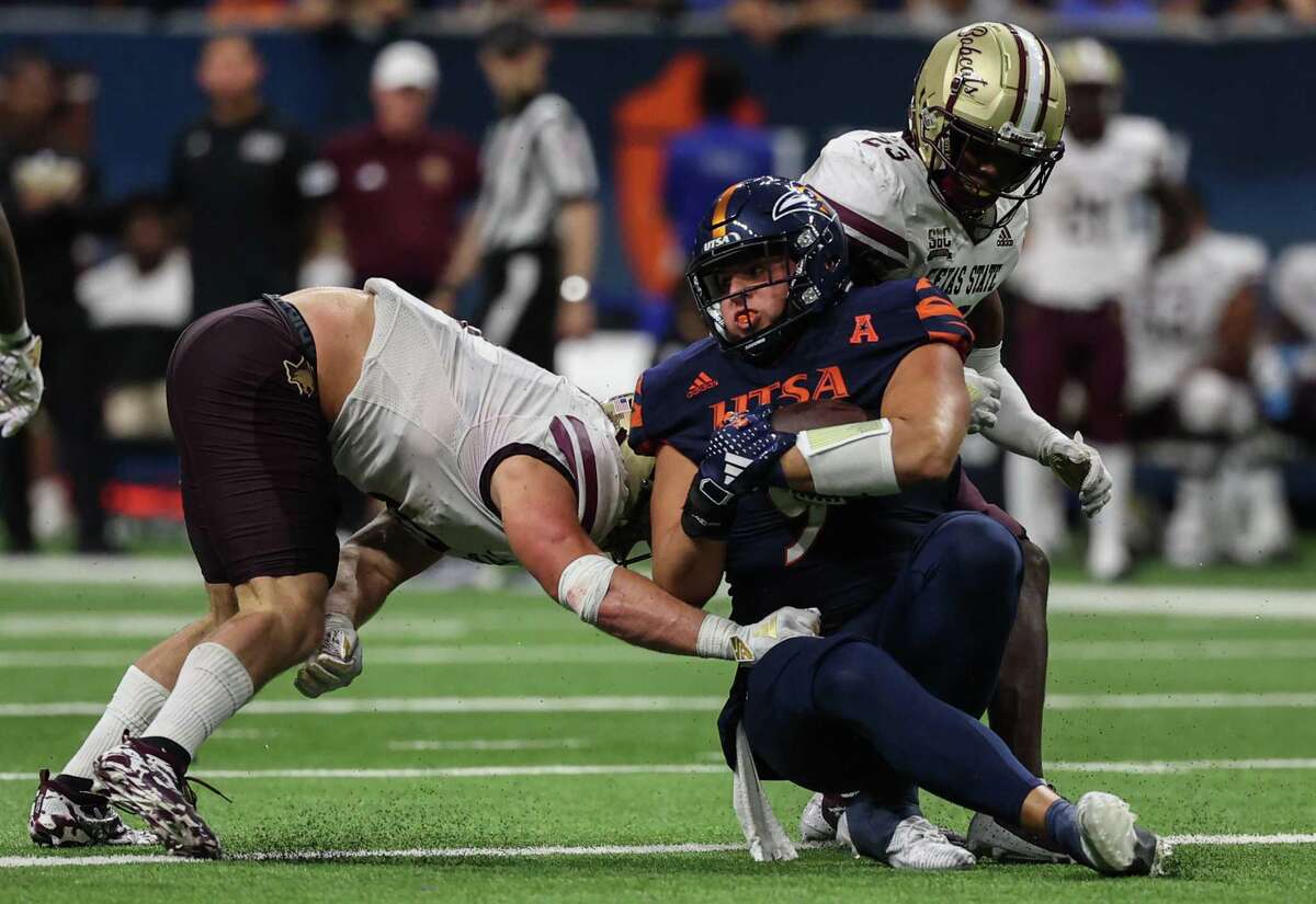UTSA beats Texas State despite injury scare for Frank Harris