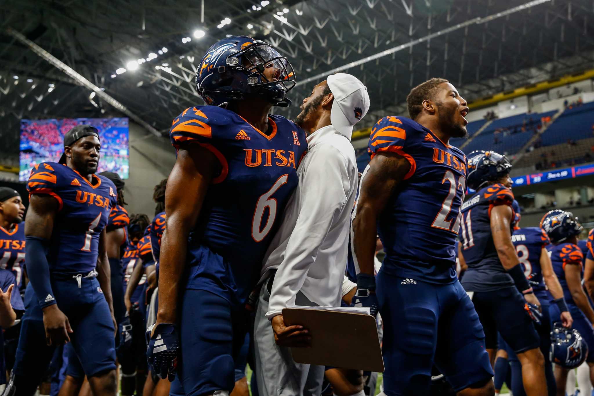 UTSA defense thriving behind surge in negative plays