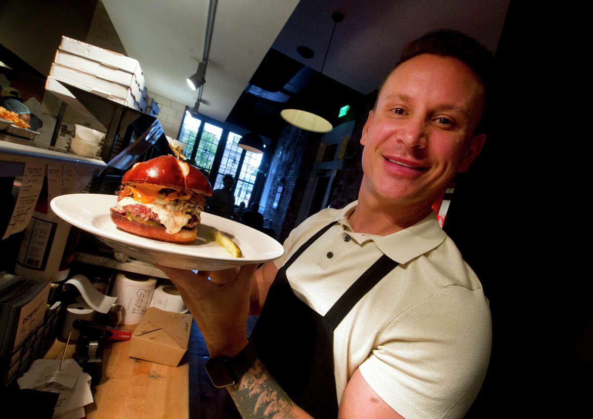 Brooklyn's Emmy Squared brings Detroit-style pizza to Westport, CT