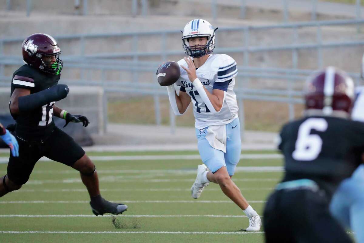 Heights Bulldogs earn 'ugly' win over Kingwood Mustangs