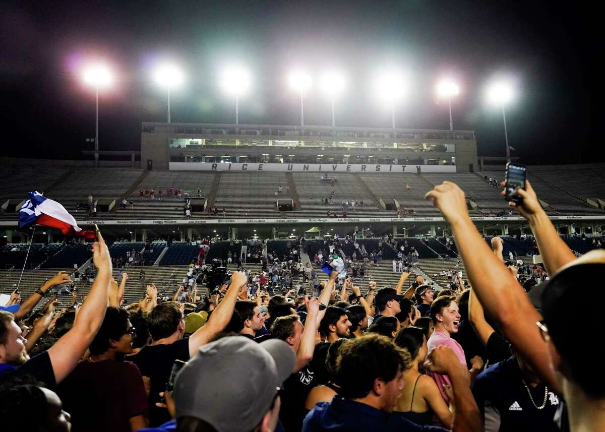 UH Cougars overlook Rice Owls and pay the Bayou Bucket price