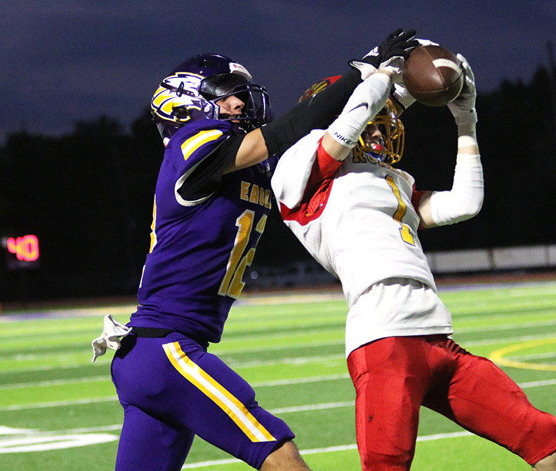 Unbeaten Roxana overpowers CM, gets 'locked in' for Columbia