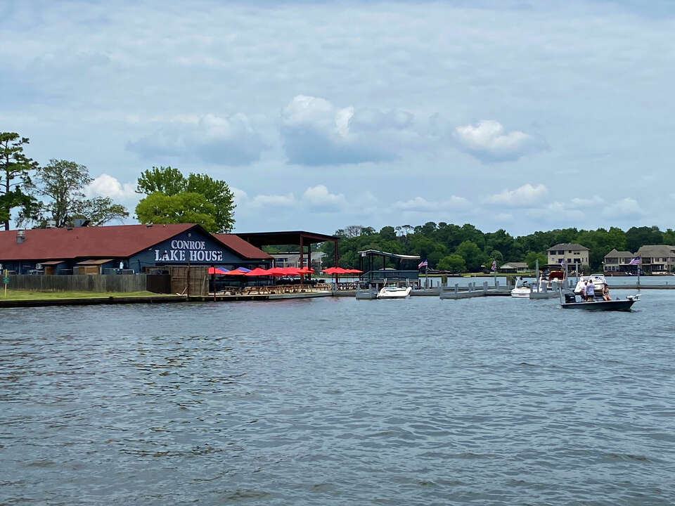 9 best restaurants in Lake Conroe to eat with kids