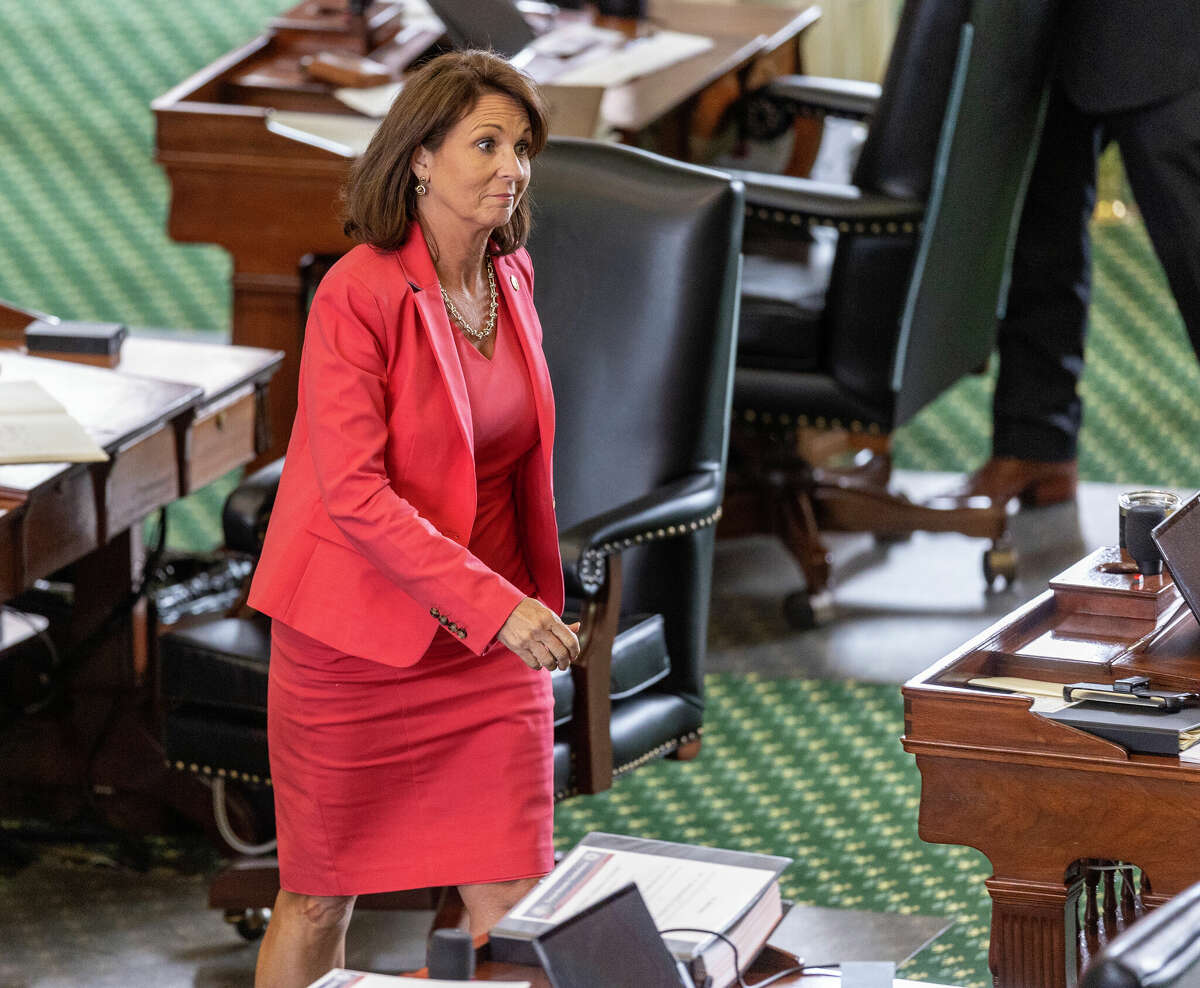 Chief of staff told Ken Paxton that affair was a threat to AG's office