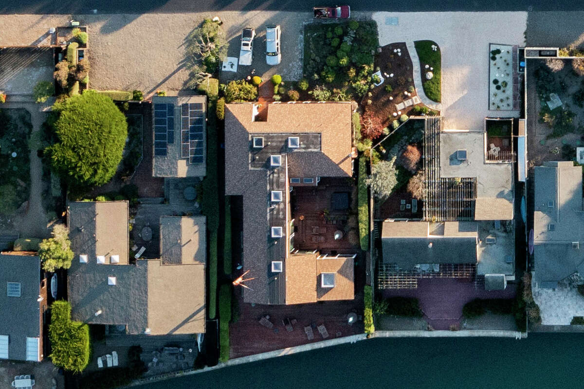 Stinson Beach home at center of Feinstein dispute listed for $8.5M