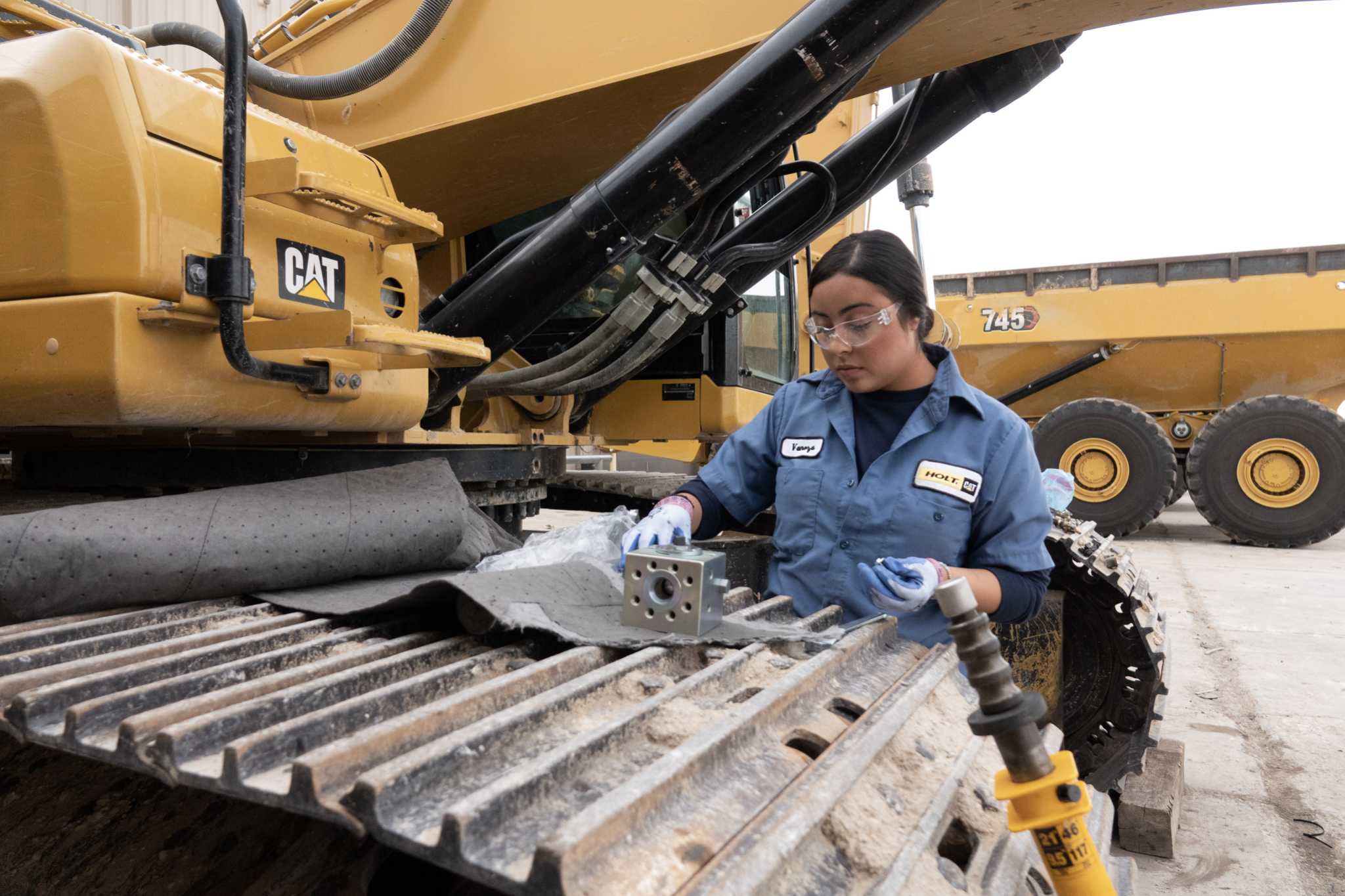 Holt Cat aims to ratchet up female workforce amid labor shortage