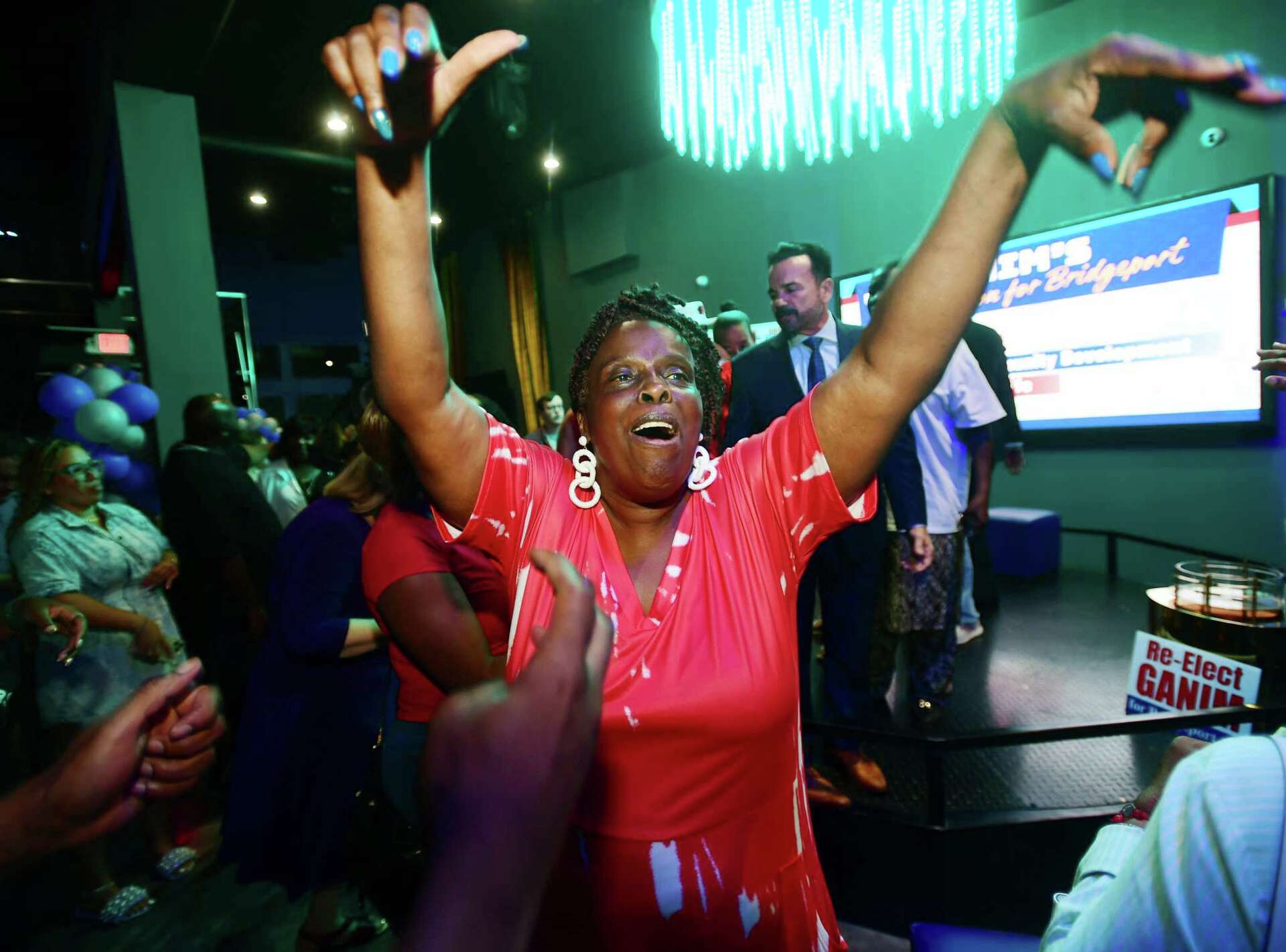 Who’s Wanda Geter-Pataky? Bridgeport native at center of primary probe