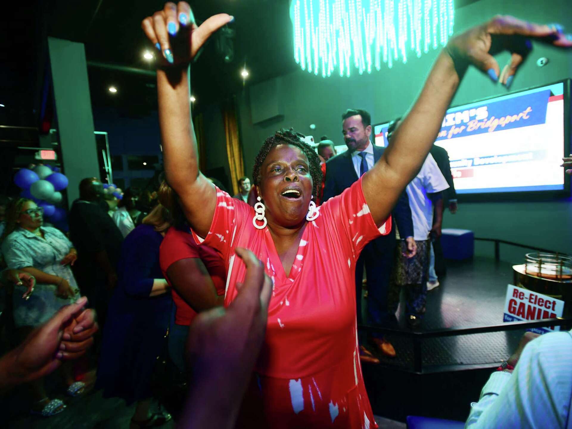 Who’s Wanda Geter-Pataky? Bridgeport native at center of primary probe