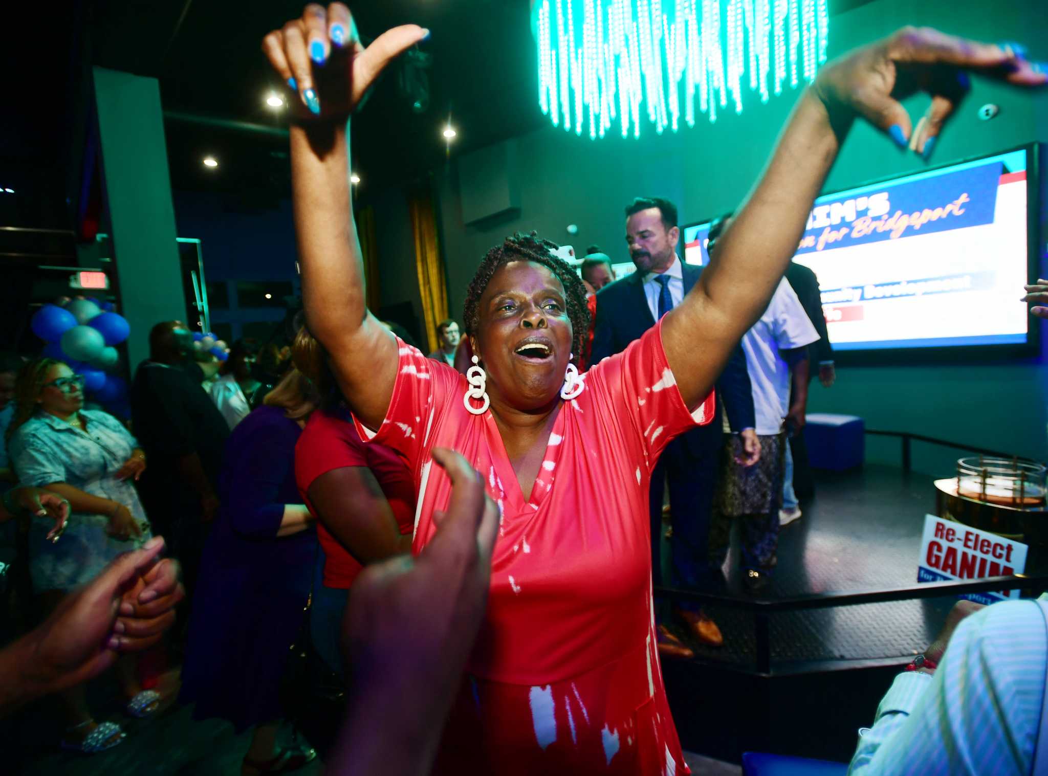 Who’s Wanda Geter-Pataky? Bridgeport native at center of primary probe