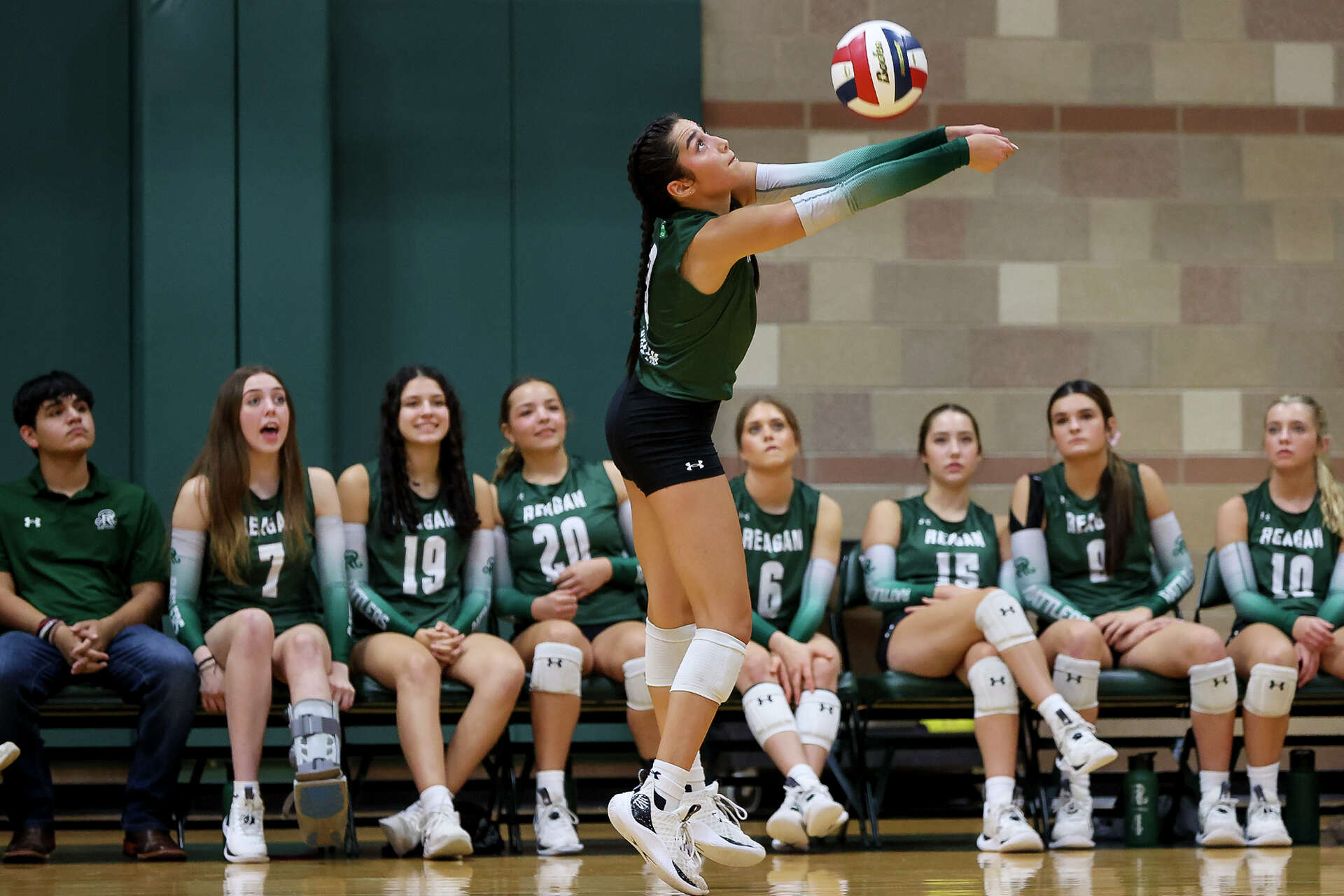 Reagan's young volleyball team shows growth after rally over Johnson