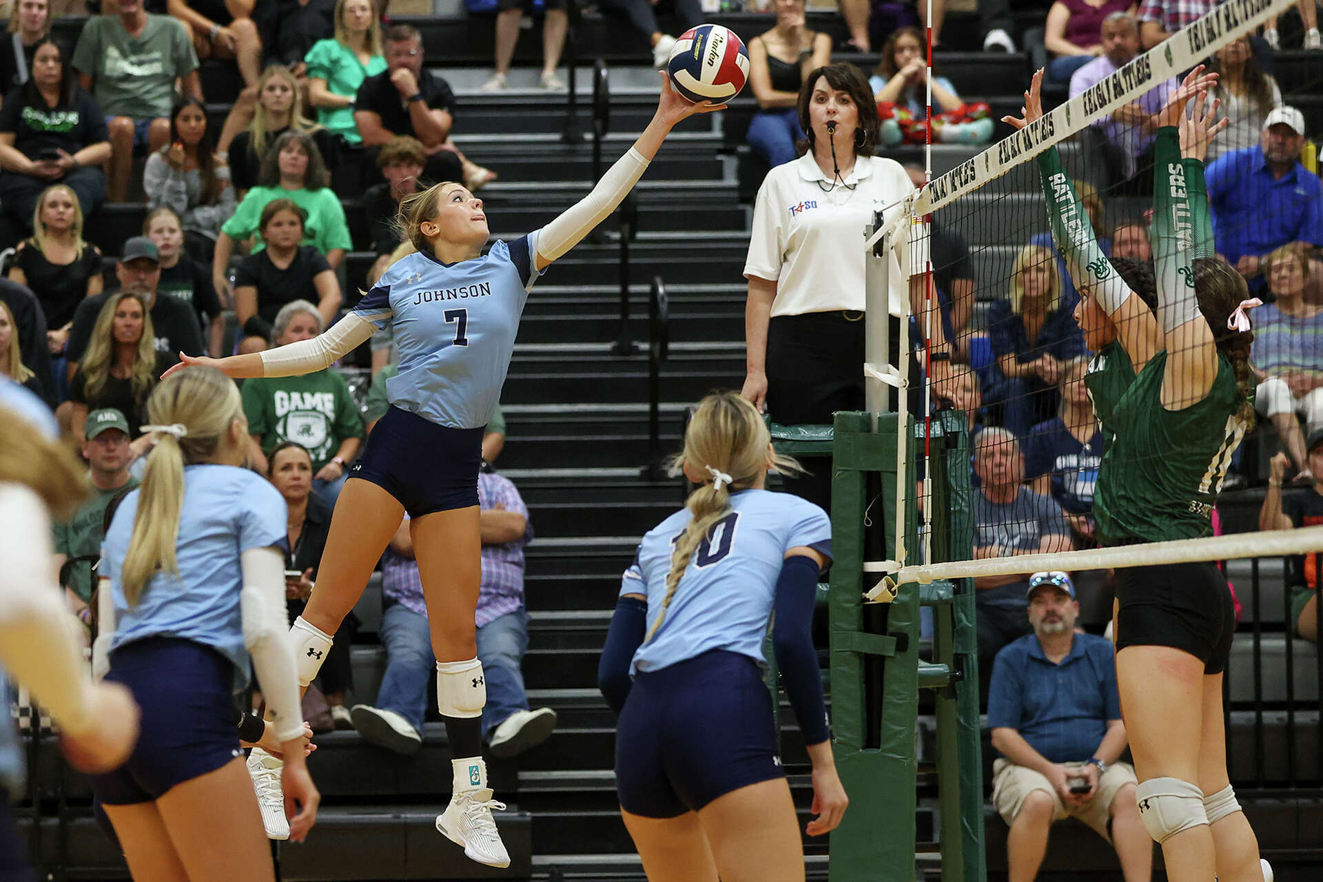 Reagan's young volleyball team shows growth after rally over Johnson