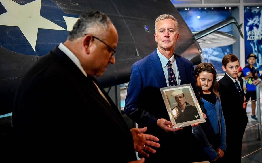 Distinguished Flying Cross awarded to WWII radioman