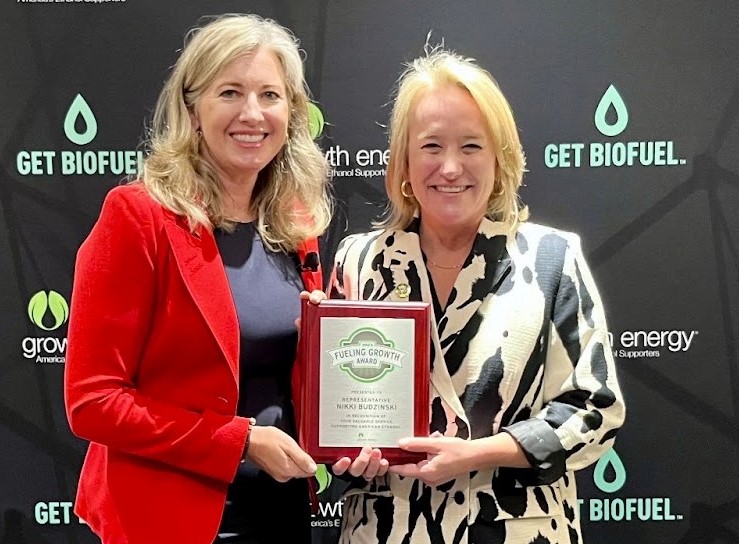 Budzinski receives Fueling Growth award