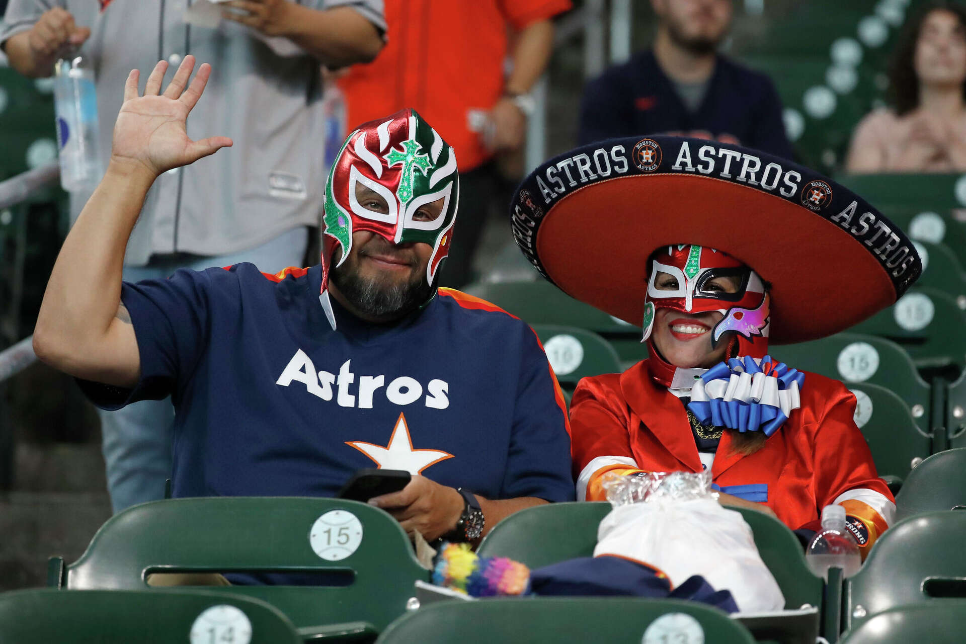 Astros celebrate Hispanic Heritage Month with giveaways and festival