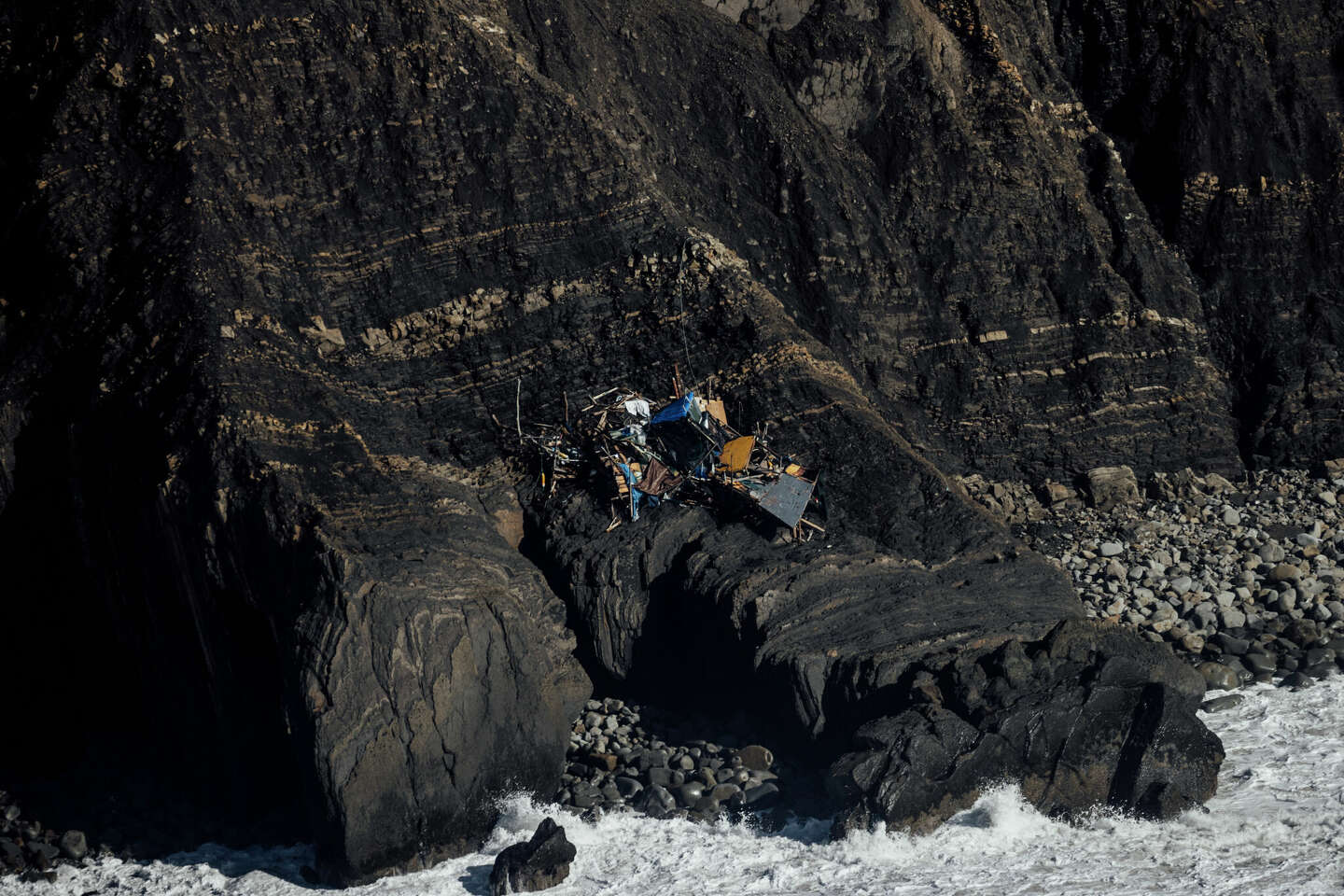 Video: What the shack clinging to a Bay Area cliff looks like today