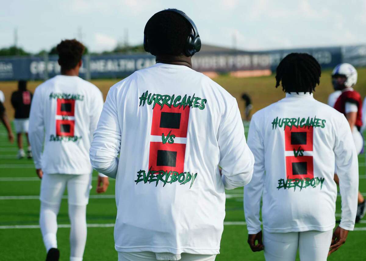 Ridge Point Panthers edge Hightower Hurricanes in 20-6A showdown