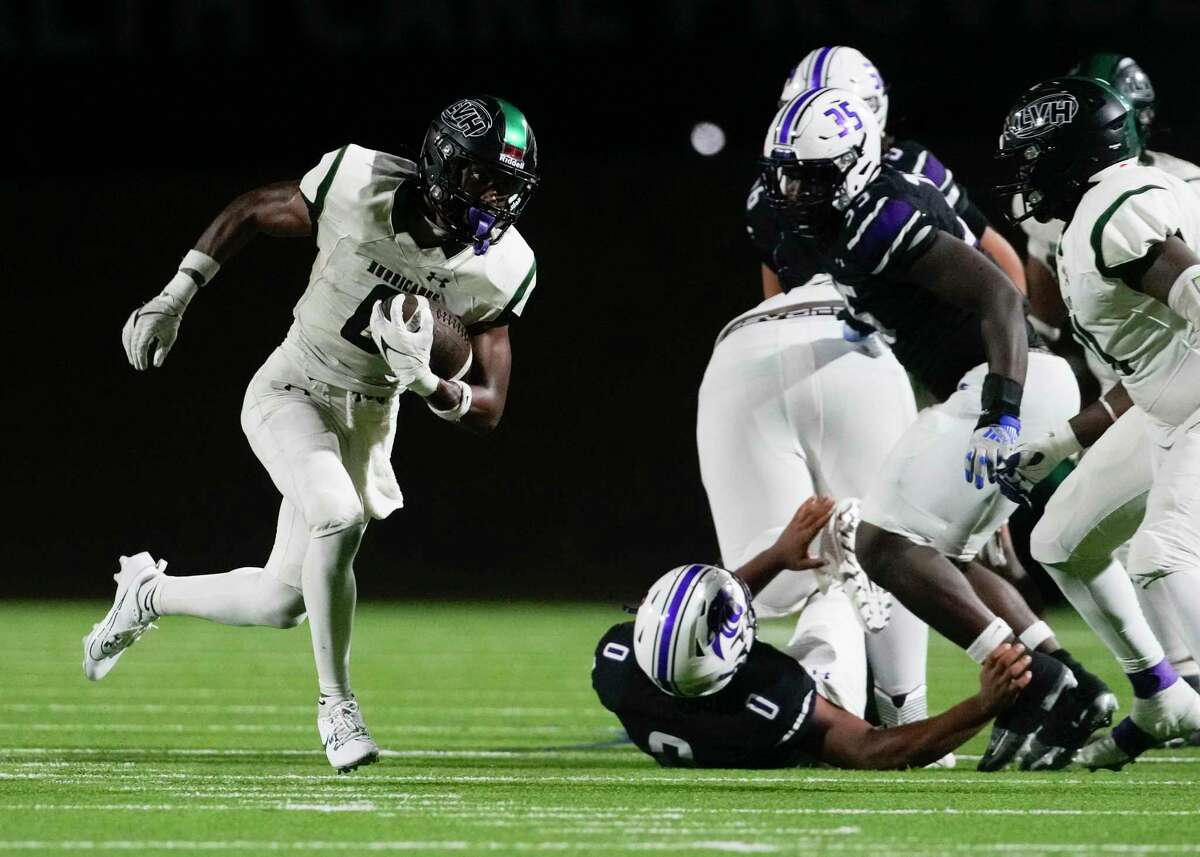 Ridge Point Panthers edge Hightower Hurricanes in 20-6A showdown