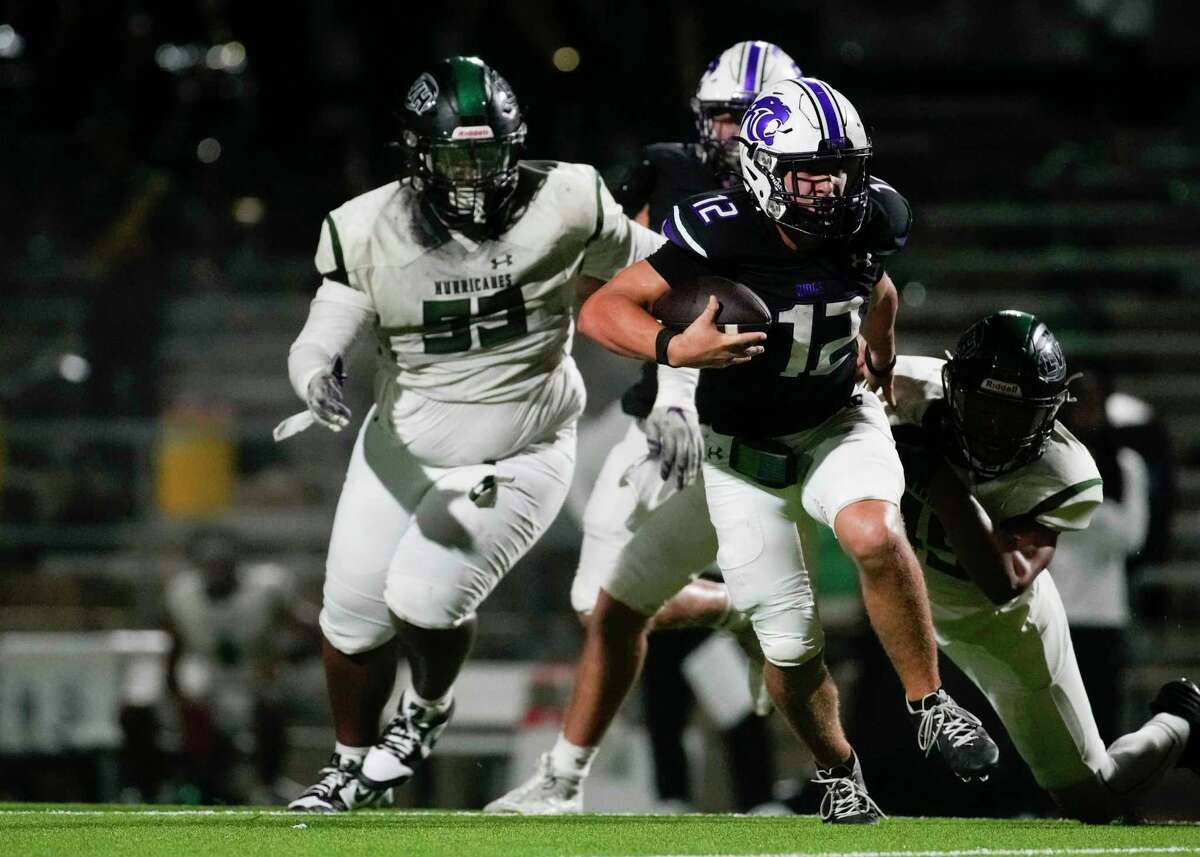 Ridge Point Panthers edge Hightower Hurricanes in 20-6A showdown