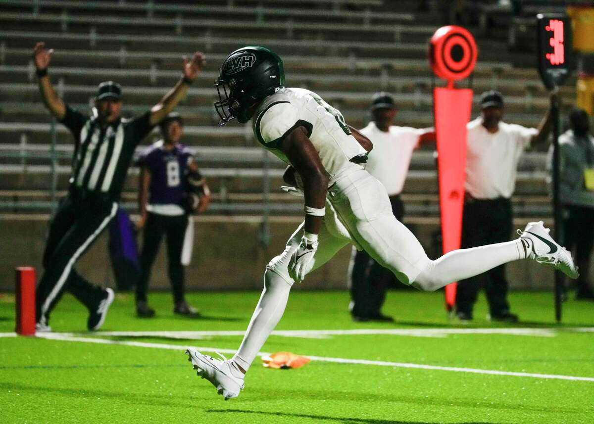 Ridge Point Panthers edge Hightower Hurricanes in 20-6A showdown