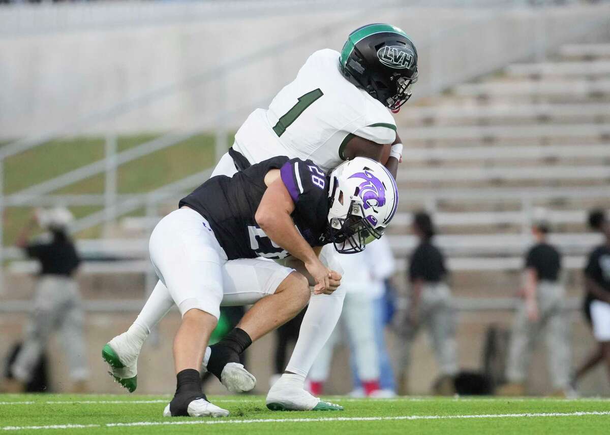 Ridge Point Panthers edge Hightower Hurricanes in 20-6A showdown