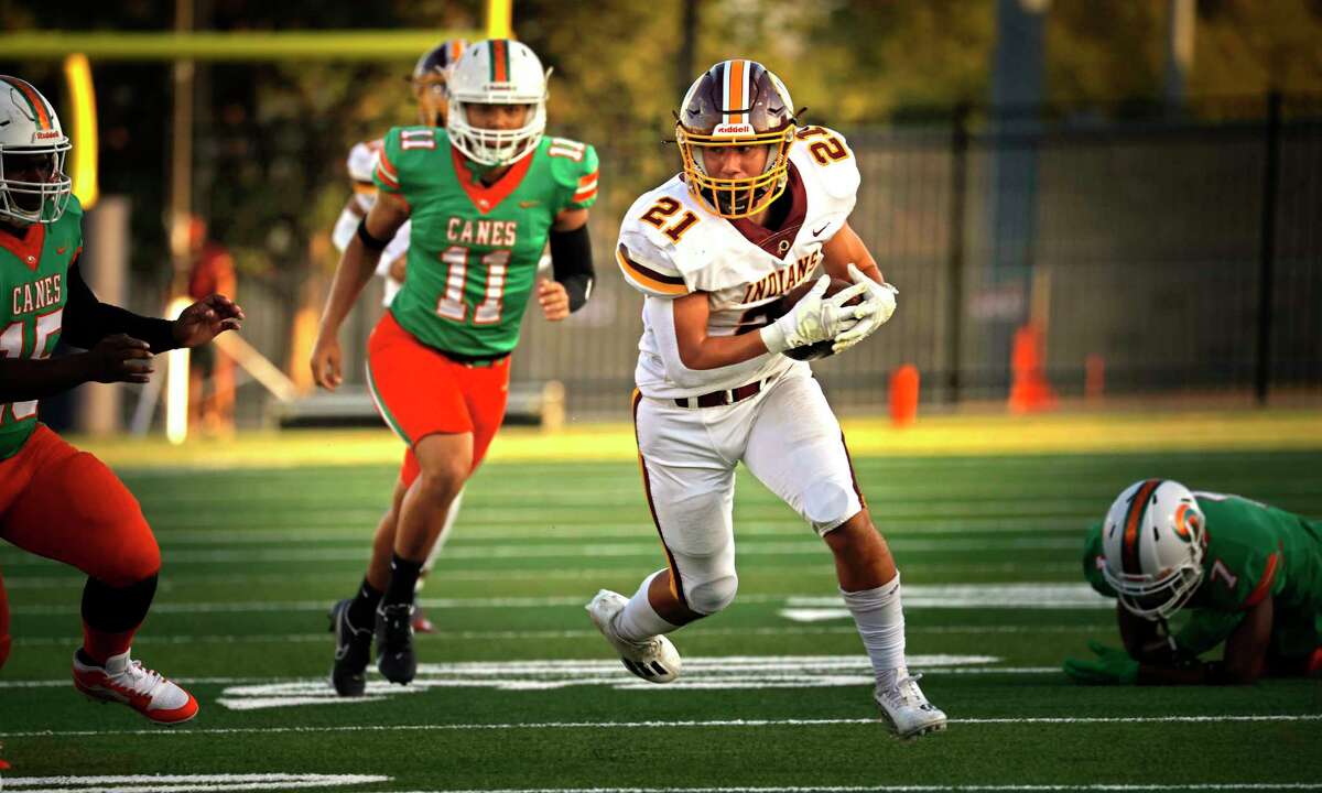 Harlandale football holds off Sam Houston in 14-5A-II opener