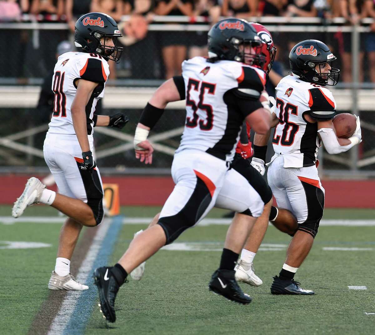 Matt Jeffery's 3rd TD lifts Cheshire football over Shelton in OT