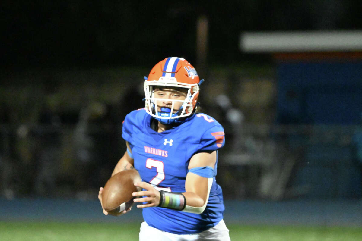 Bloomfield football beats South Windsor to move to 2-0