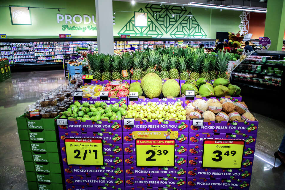 Kroger debuts first-of-its-kind Hispanic grocery store in Houston