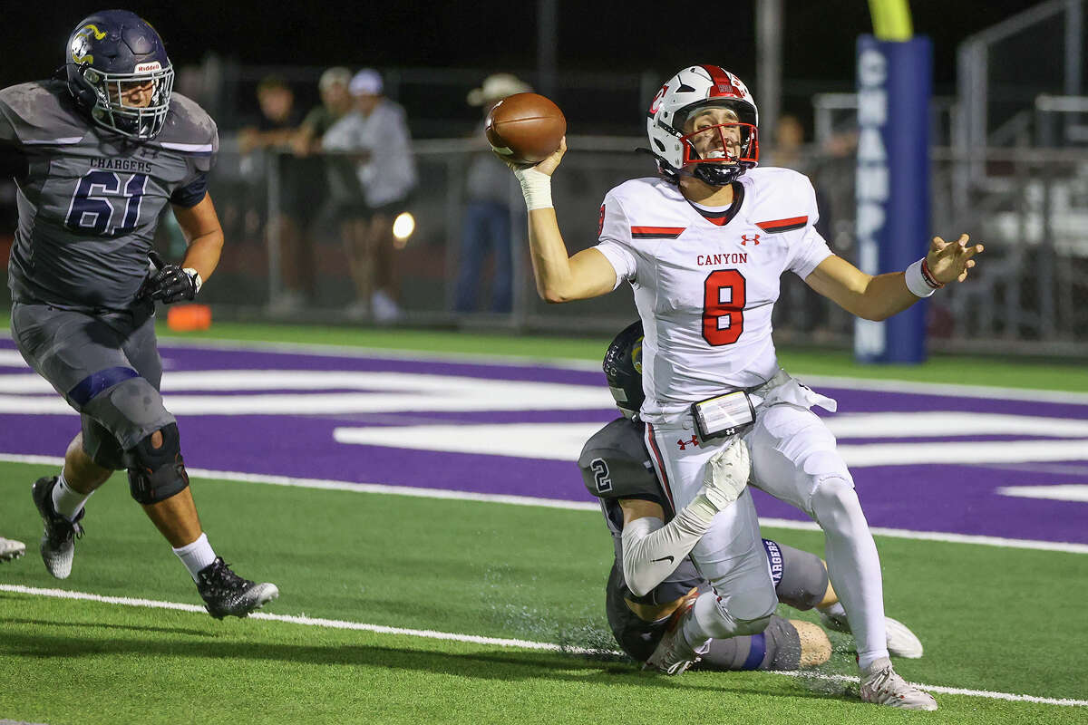 Boerne Champion football slips past NB Canyon on late field goal