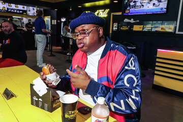 Rap icon E-40, WWE star Booker T spotted at Houston's Trill Burgers