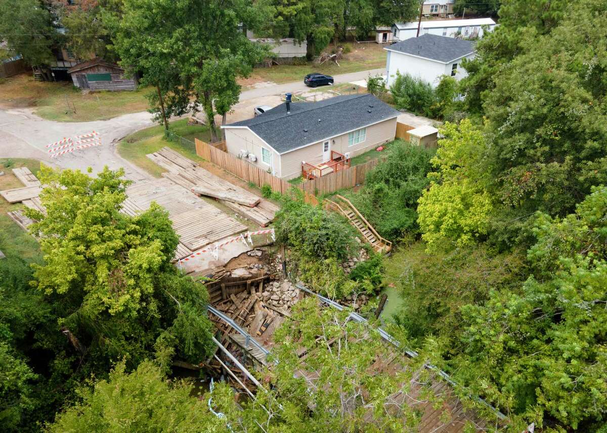 Willis bridge collapses after concrete truck attempts to cross