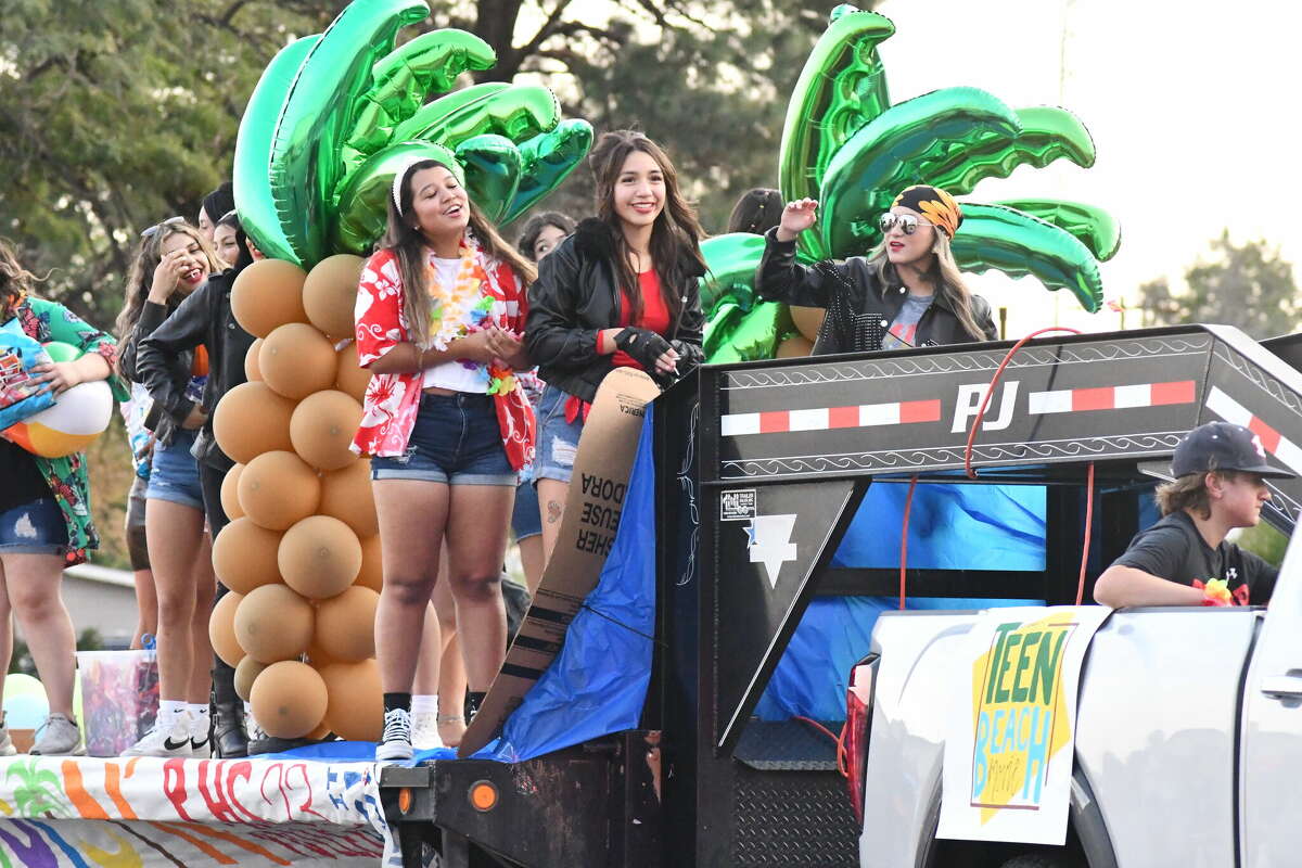 PHOTO GALLERY: Plainview 2023 homecoming parade and pep rally