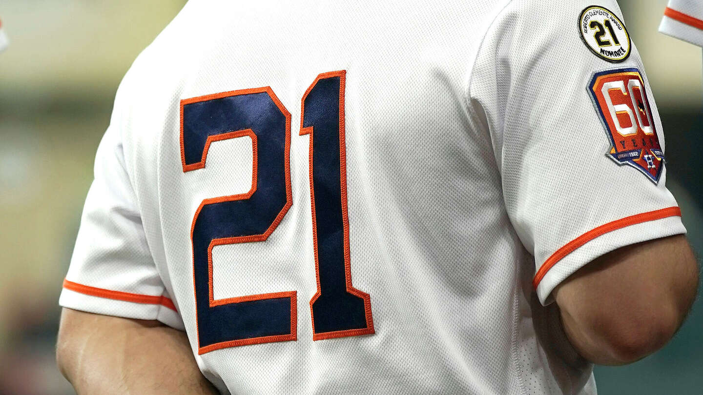Astros' Joe Espada wants MLB to retire Roberto Clemente's No. 21