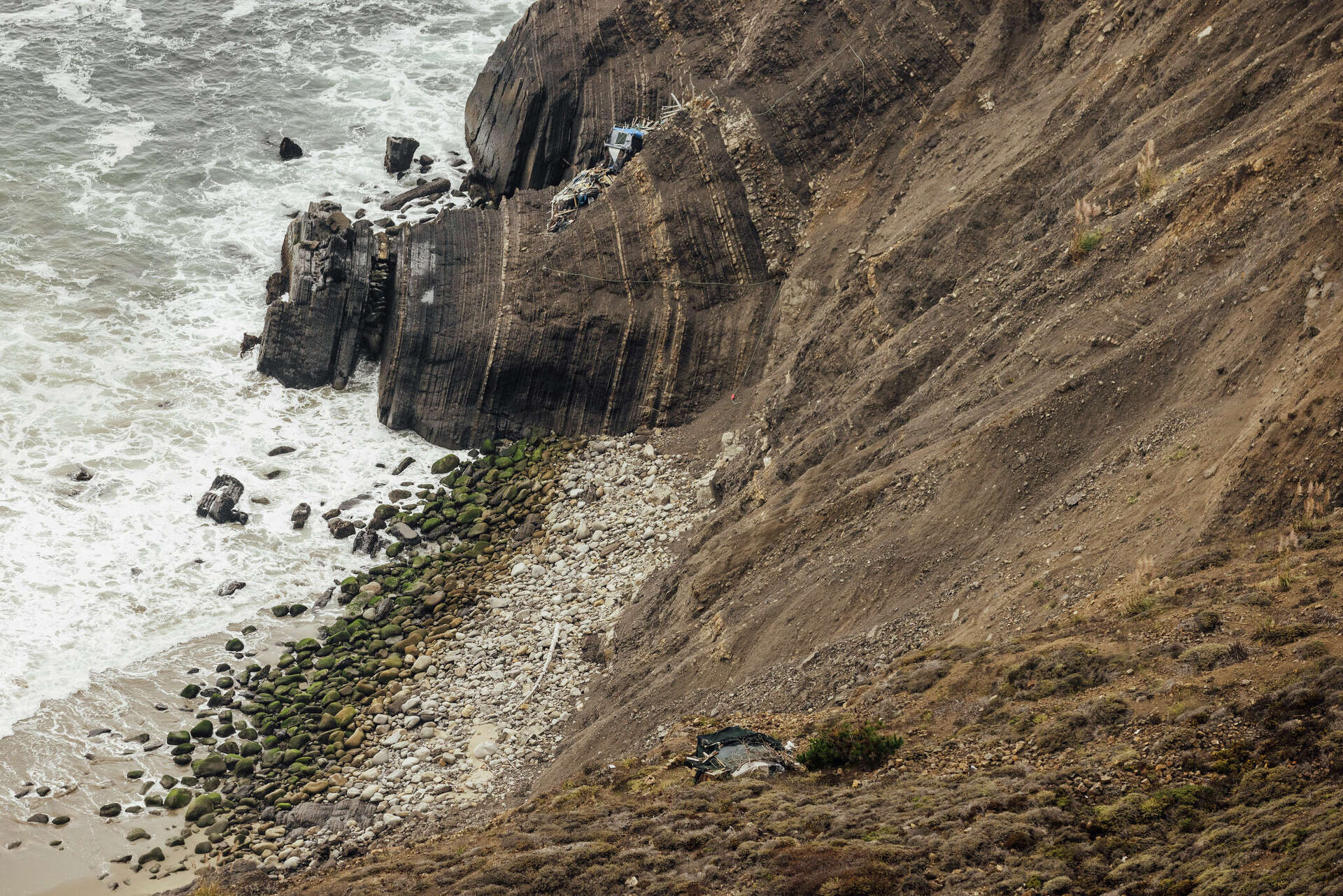 Video: What the shack clinging to a Bay Area cliff looks like today