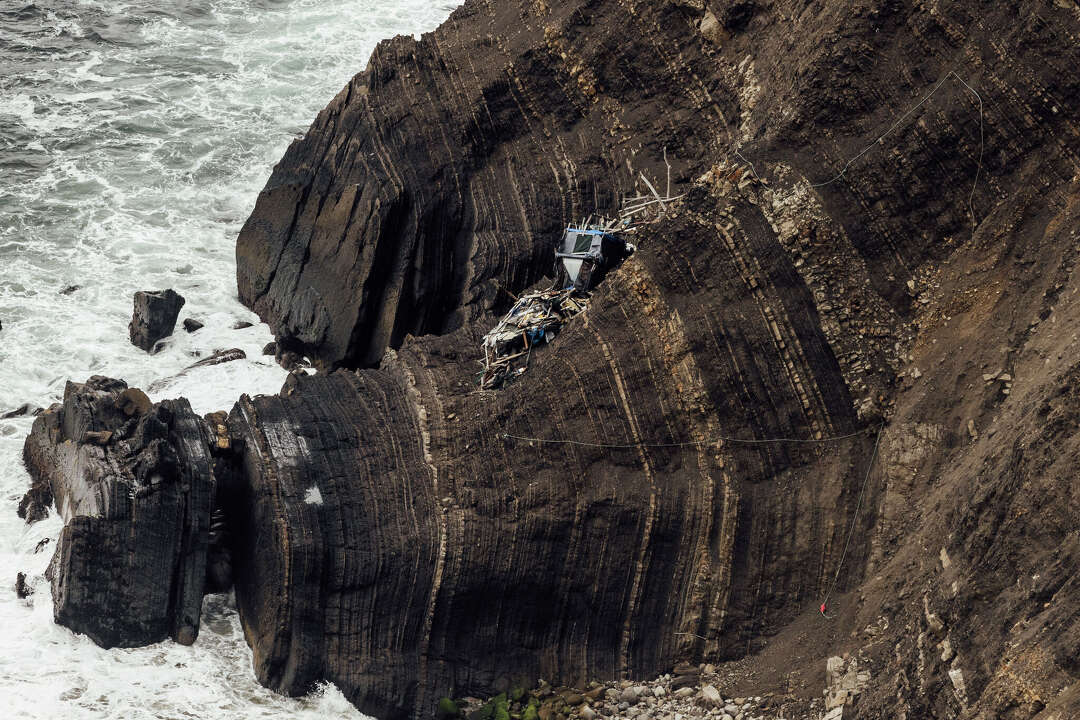Video: What the shack clinging to a Bay Area cliff looks like today