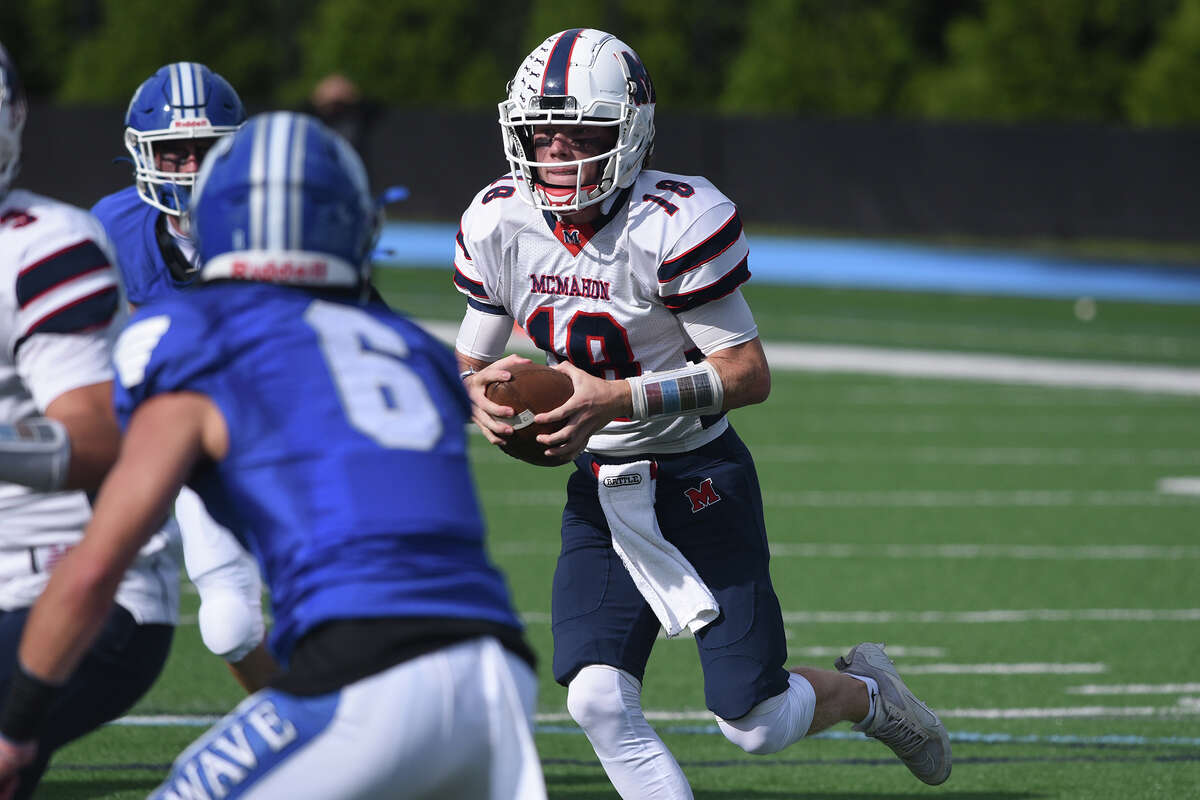 Darien football defeated Brien McMahon-Norwalk in an FCIAC game