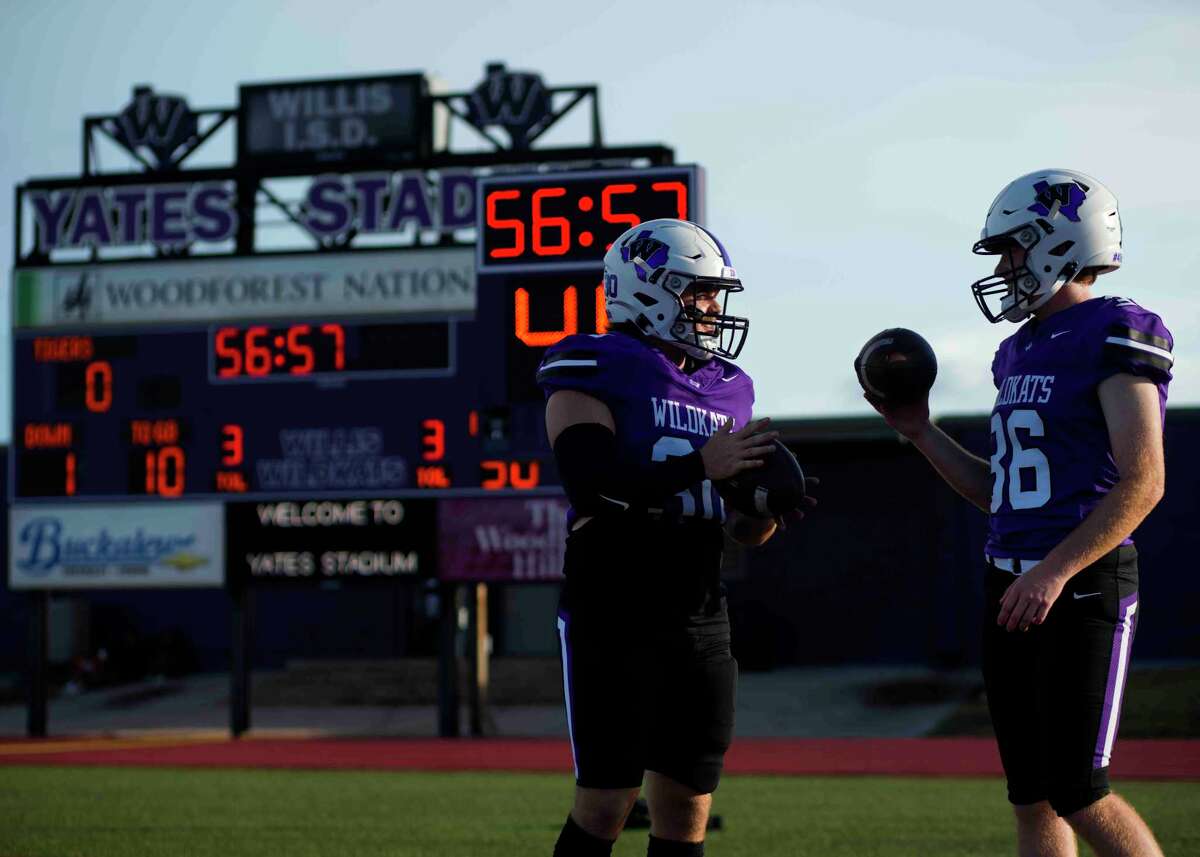Willis Wildkats stay undefeated with win over Conroe Tigers