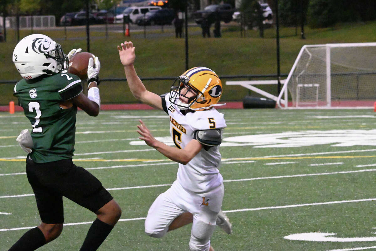 Ledyard football defeats Weaver after shaky first half