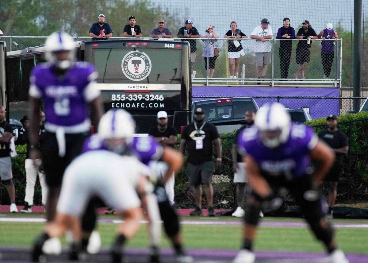 Willis Wildkats stay undefeated with win over Conroe Tigers
