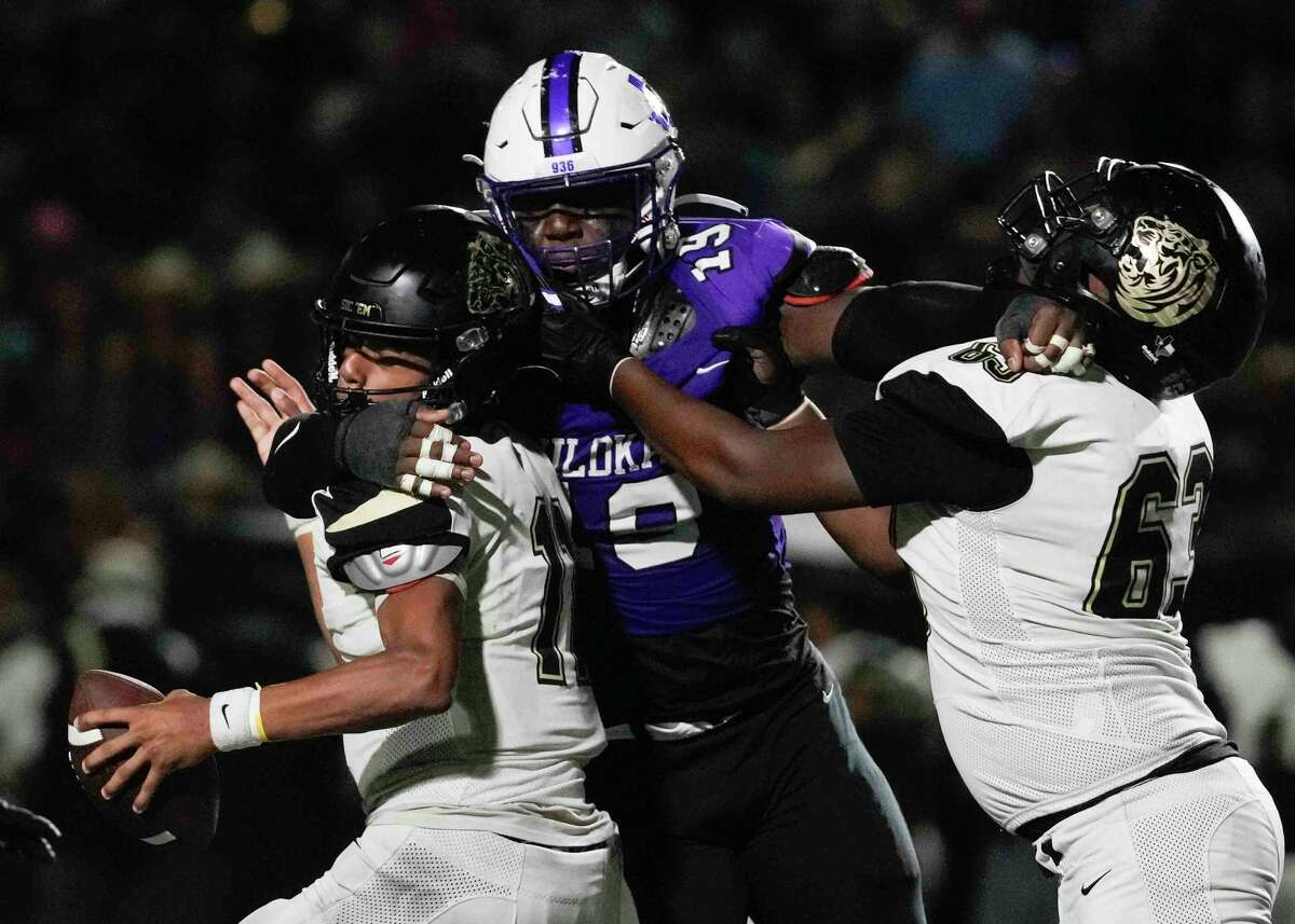 Willis Wildkats stay undefeated with win over Conroe Tigers